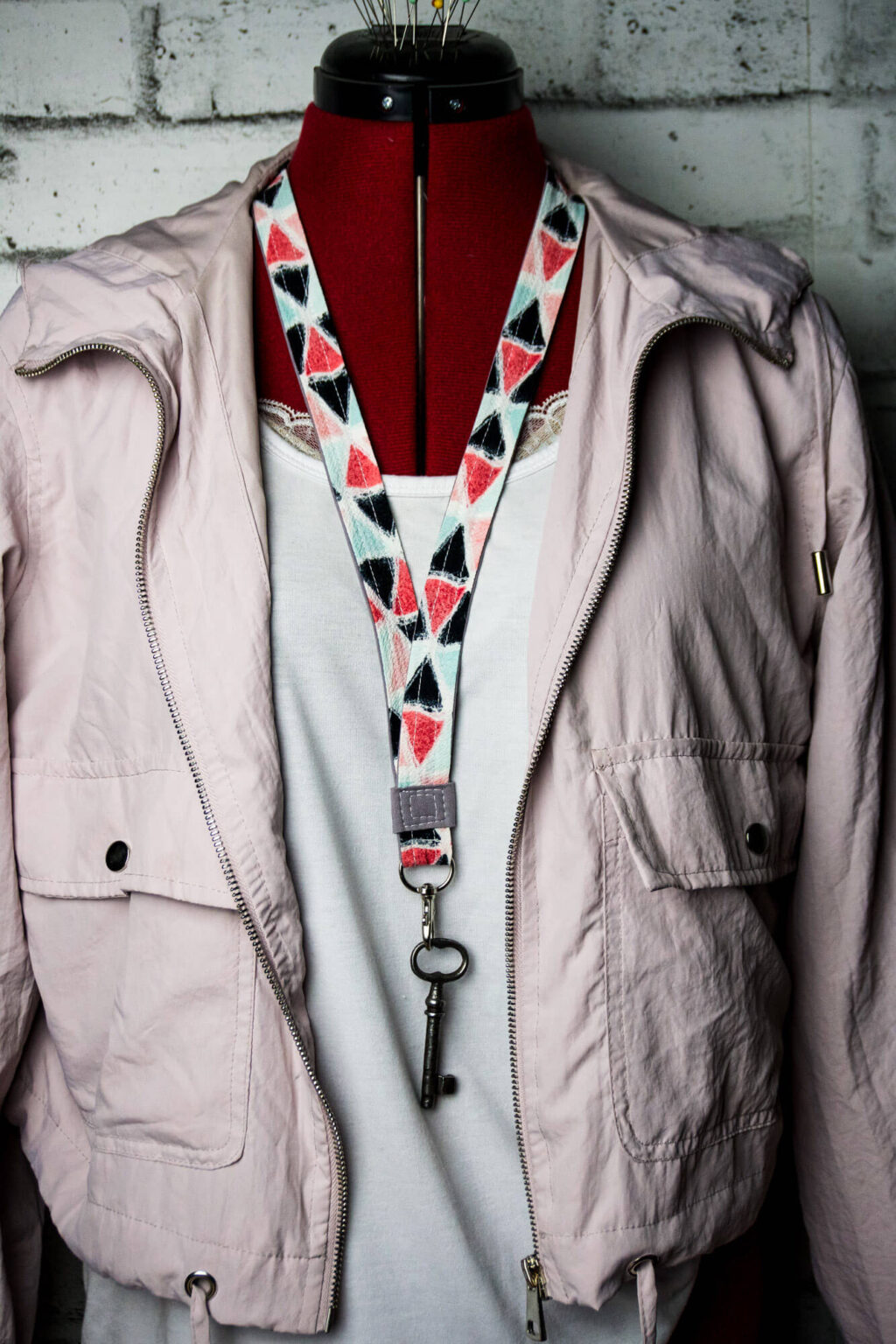 Free Lanyard Sewing Pattern – Quick & Easy DIY + Photo Tutorial ...